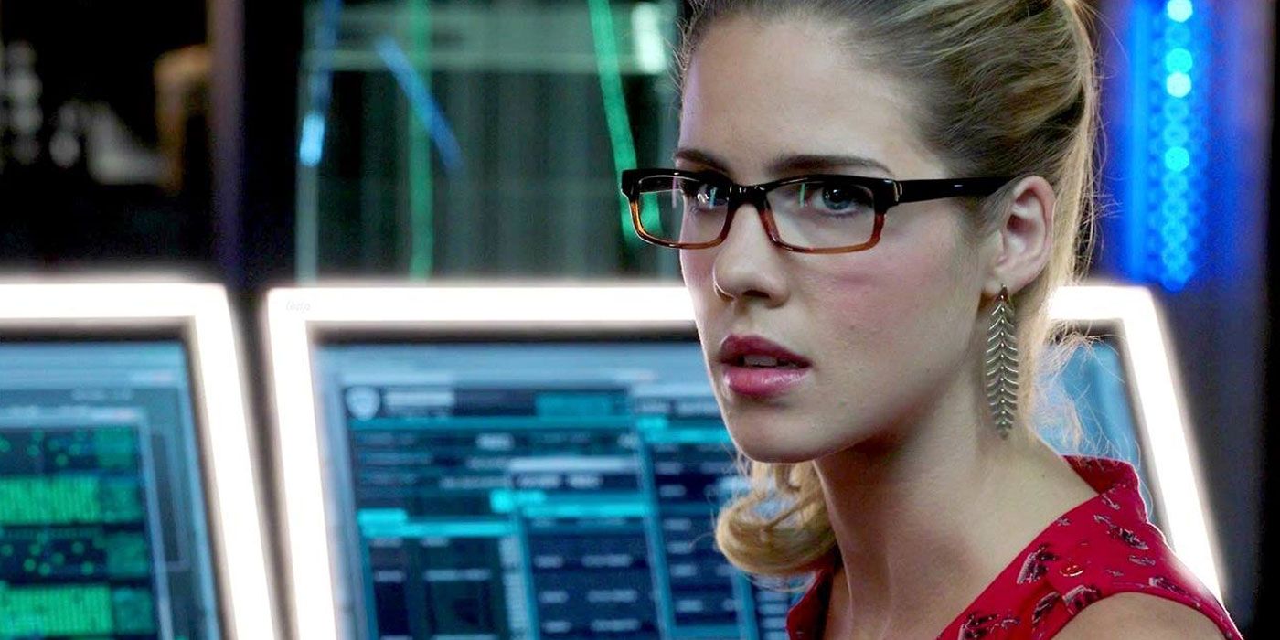 Arrow: Felicity Will Soon Meet the Mysterious Leader of Helix