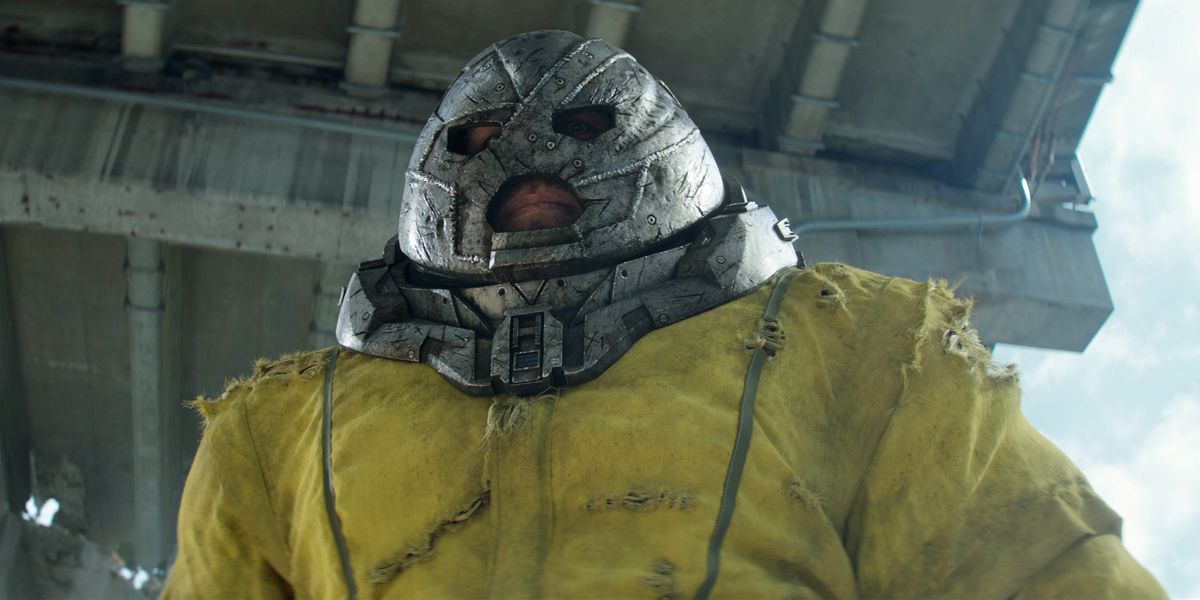 Fox Releases Deadpool 2 Image of Juggernaut Ripping Deadpool in Half