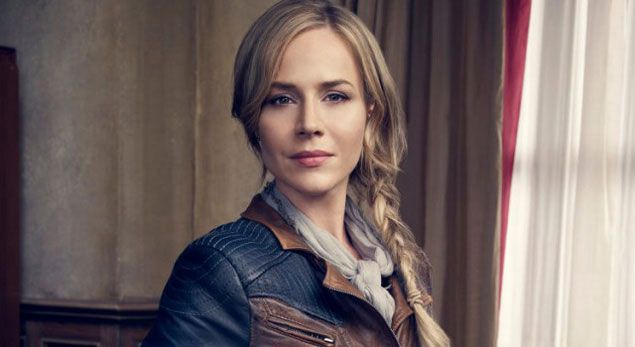 'Defiance' Star Julie Benz Talks Keeping the Peace in Season 3